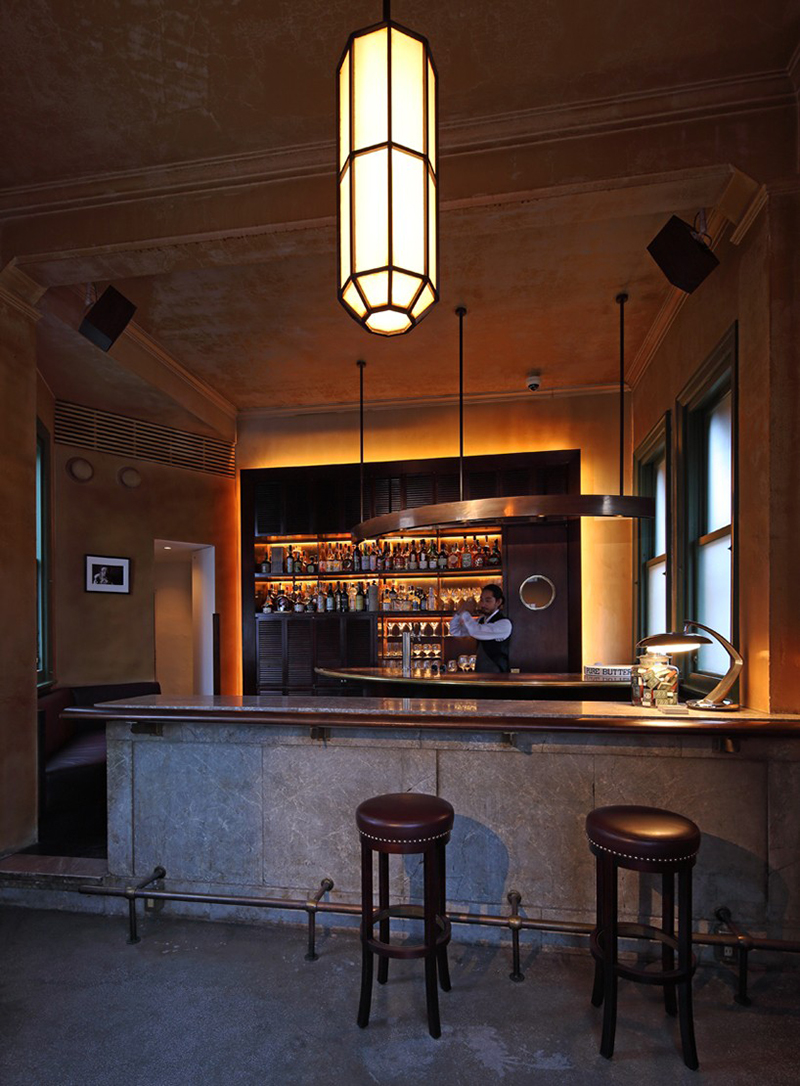 #DESIGN — 'The Bank' รีโนเวทบาร์ไอริชในธนาคารเก่าใจกลางเมืองคามะกุระ ...