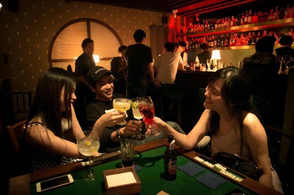 Honest Mistake Bar ความสนุกที่เกิดจากความผิดพลาด ชวนตื่นเต้นด้วย ...