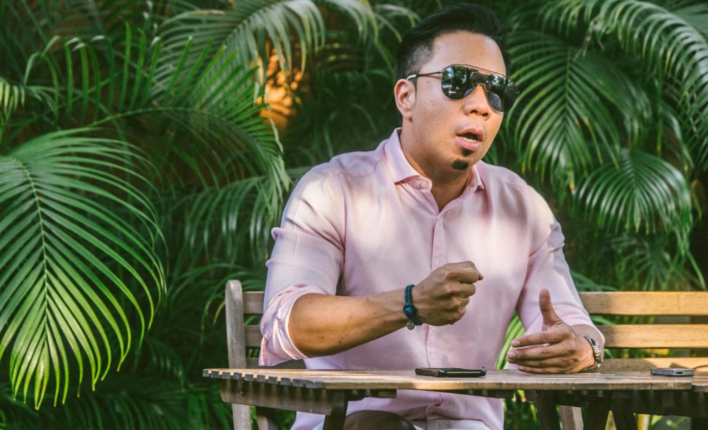 #Visit | ‘DJ Poom’ ทำอย่างไรให้รวย และประสบความสำเร็จของ Mc ‘ลุค playboy’ และเรื่องที่หลายๆคนไม่ ...