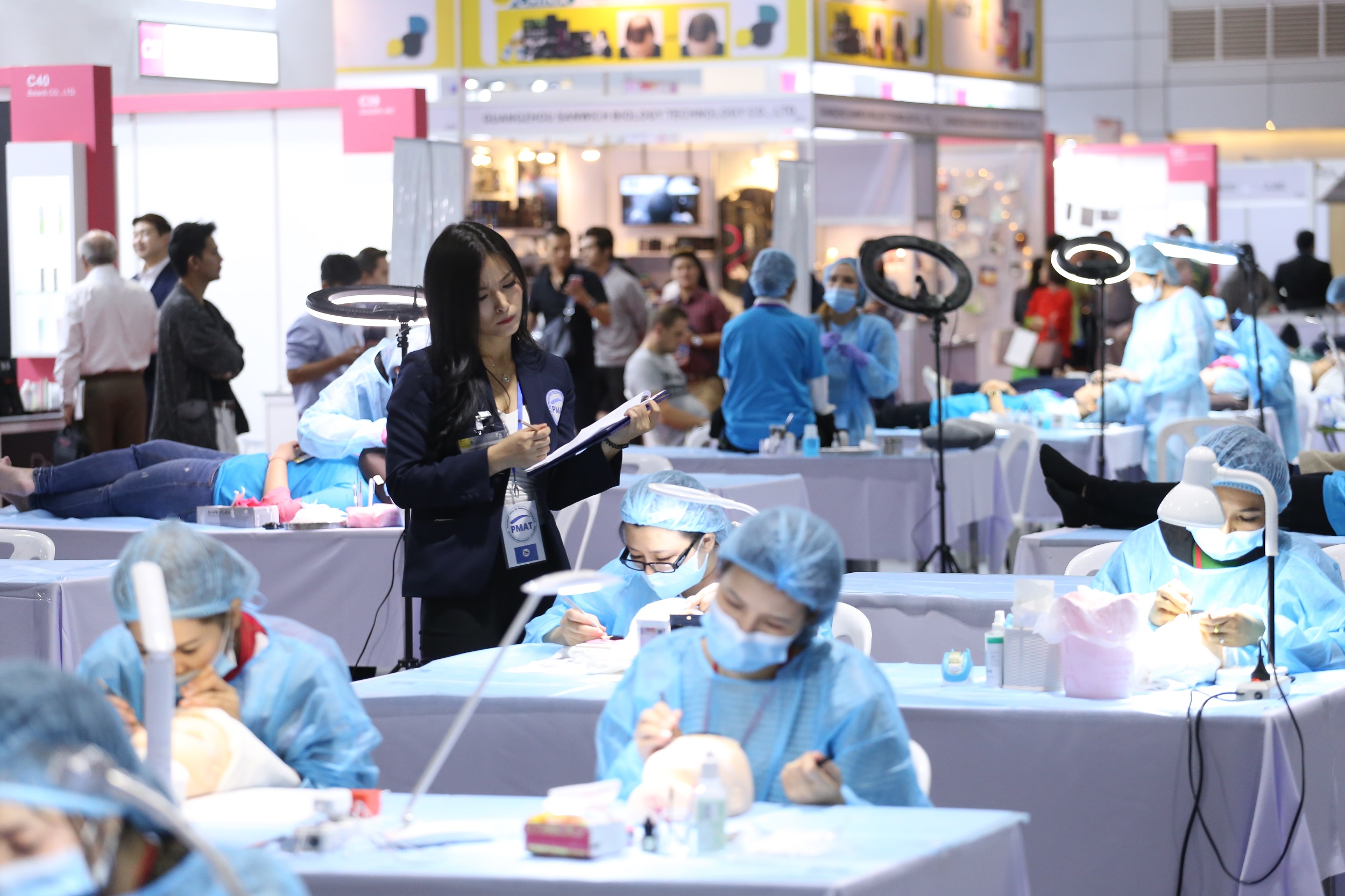 ไปเดินงาน BBAB 2019 ที่มีทั้งเครื่องสำอางค์และสกินแคร์กว่า 500 แบรนด์ ...