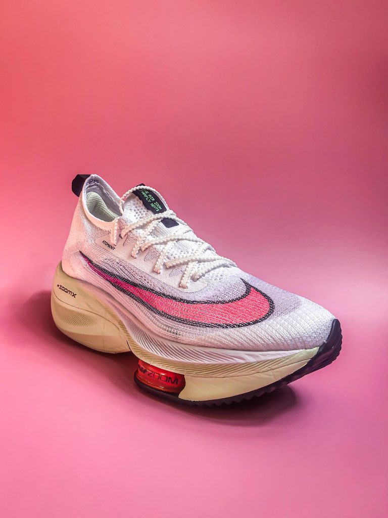 Nike 'NEXT%' รองเท้าวิ่งความเร็วสูง สำหรับนักวิ่งขาแรง - DOODDOT