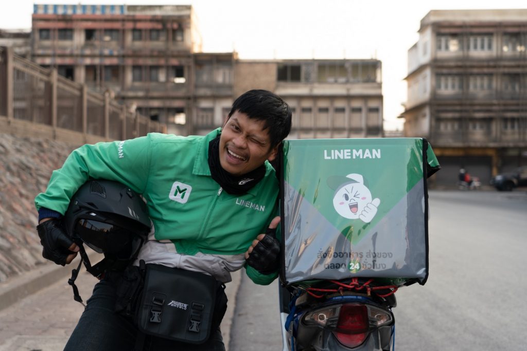 ทำความรู้จัก ‘ชานนท์ นาเจริญ’ สุภาพบุรุษ LINE MAN ไรเดอร์ชาวลพบุรี ผู้สร้างวีรกรรมน้ำดีเก็บเงิน ...