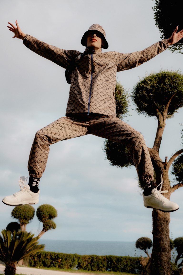 Off-WhiteTM เปิดตัวลายโมโนแกรมที่ออกแบบโดย Virgil Abloh เป็นครั้งแรก ...