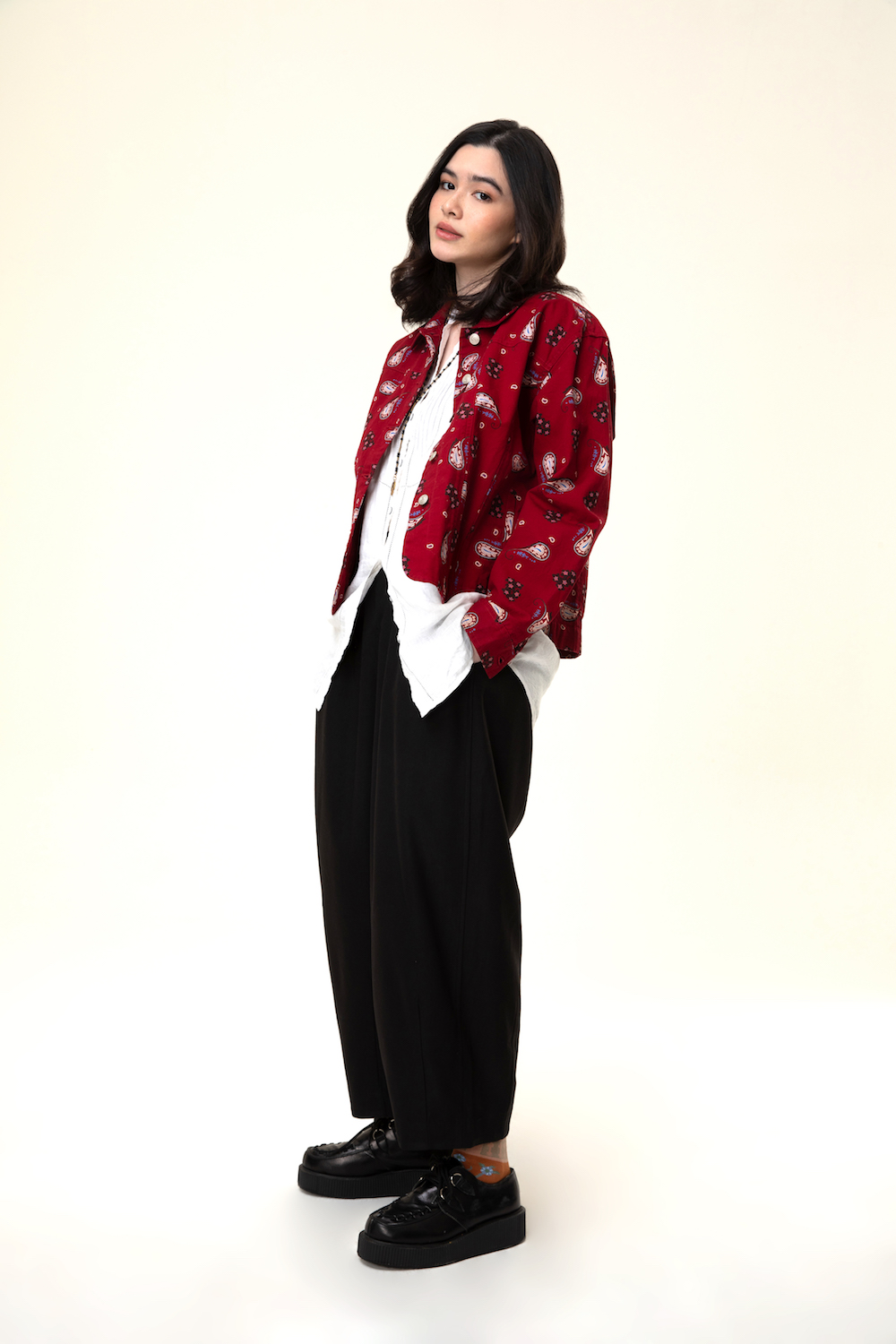 #VISIT | SAMMii ศิลปินสาวที่แต่เพลงจากความเศร้าและใจร้ายของตัวเอง - DOODDOT