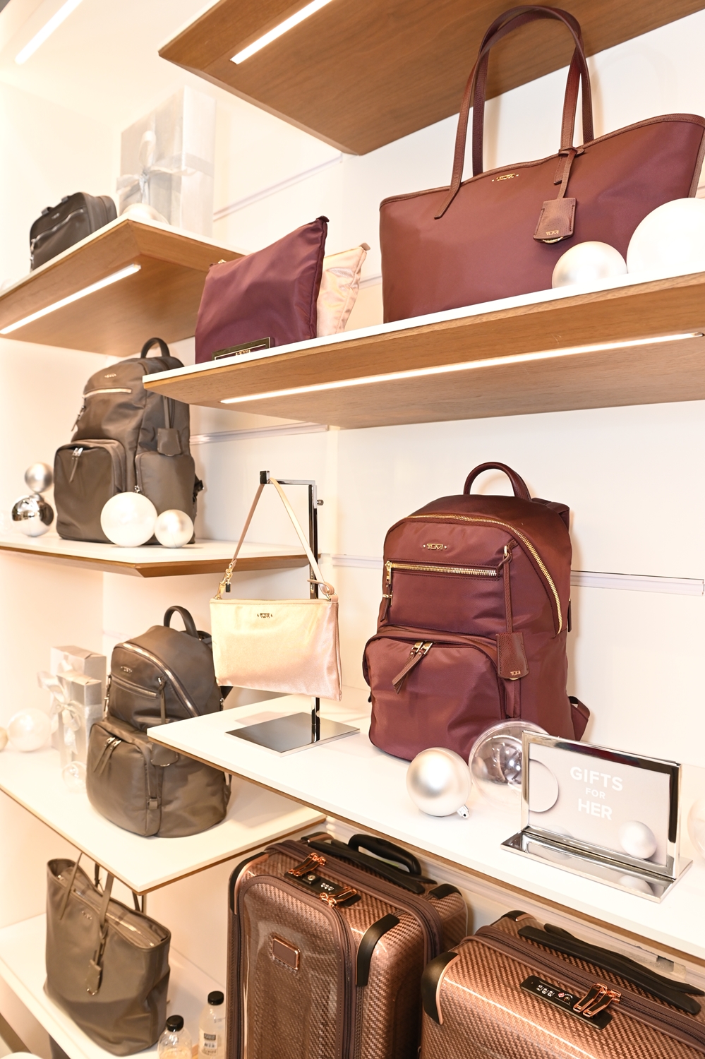 'TUMI Gifts for Good' เฉลิมฉลองเทศกาลแห่งความสุข ด้วยกระเป๋าเดินทางที่ ...